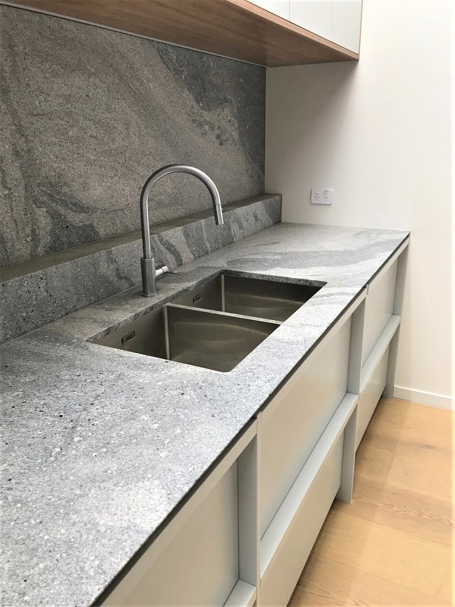 Grey Fantasy - Apex Stone