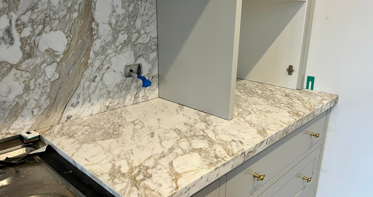 Volakas Gold - Apex Stone